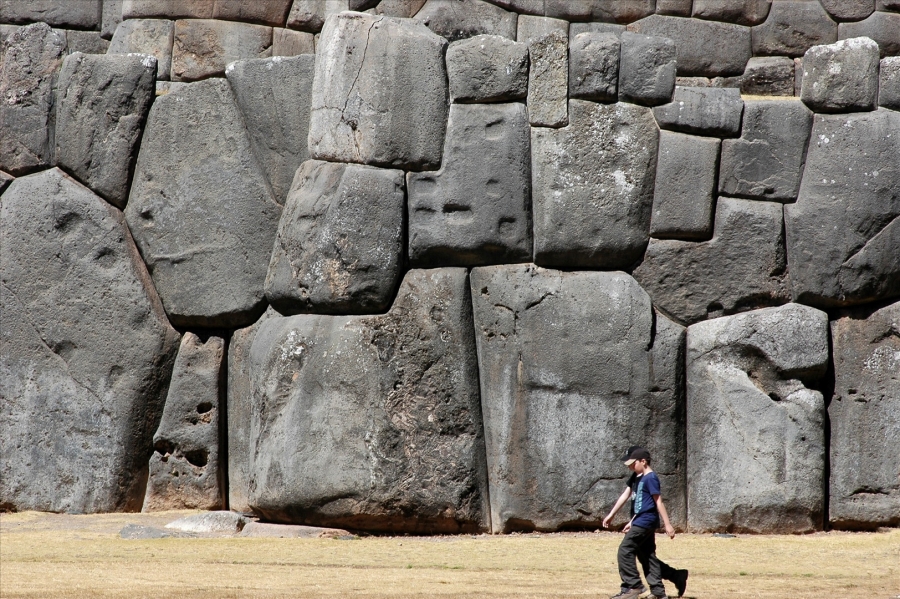 Bolivia detects buried pyramid at Tiahuanaco site - Democratic ...